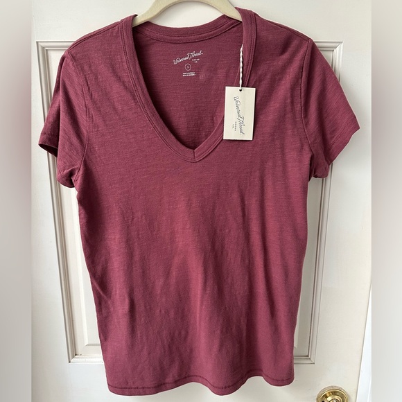 Universal Thread | Tops | Universal Thread Tshirt | Poshmark